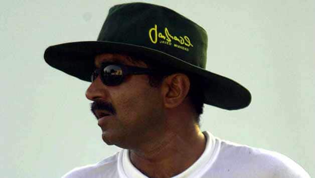 Giving Visa To Javed Miandad Is Wrong Assert Shiv Sena And Congress